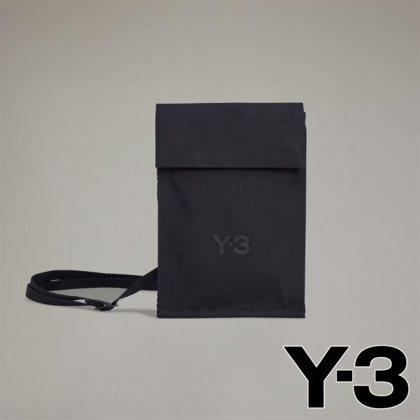 【スタッフレビュー】※当店は Y-3のアイテムは日本正規代理店「（株）アントラクト」より取引させて頂いております。 ご安心してお買い求め下さい。【商品説明】コンパクトなY-3 クロスボディポーチシンプルで装飾を削ぎ落したY-3 クロスボディ...