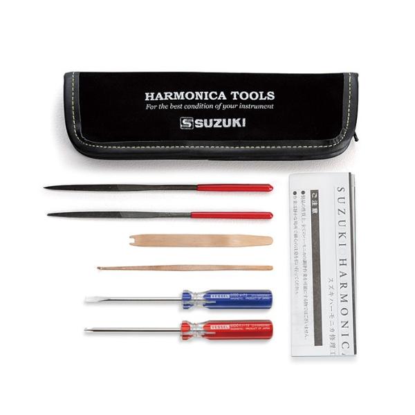 携帯性を踏まえた必要最小限の修理工具セットですが、 リード交換以外の通常メンテナンスは全て可能です。＜セット内容＞（写真上から順に）・ケース・ヤスリ・キサゲ・スパナ・ヘラ・マイナスドライバー・プラスドライバー※この商品は在庫が無い場合、ご注...