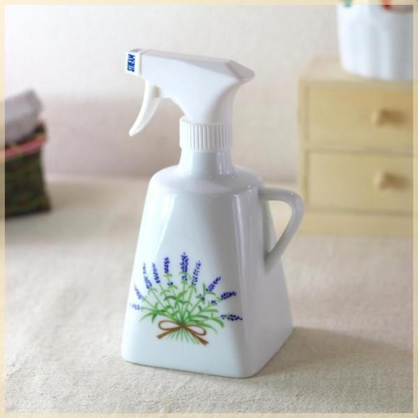 観葉植物に水をやるときなんかにとっても便利o(*゜∀゜*)o取っ手付きで満タン時でも持ちやすい♪市販の消臭剤を詰め替えるだけでおしゃれなインテリアグッズに変身です♪■商品番号　：　aa-0010■素材　：　磁器 プラスチック■サイズ　：　幅...