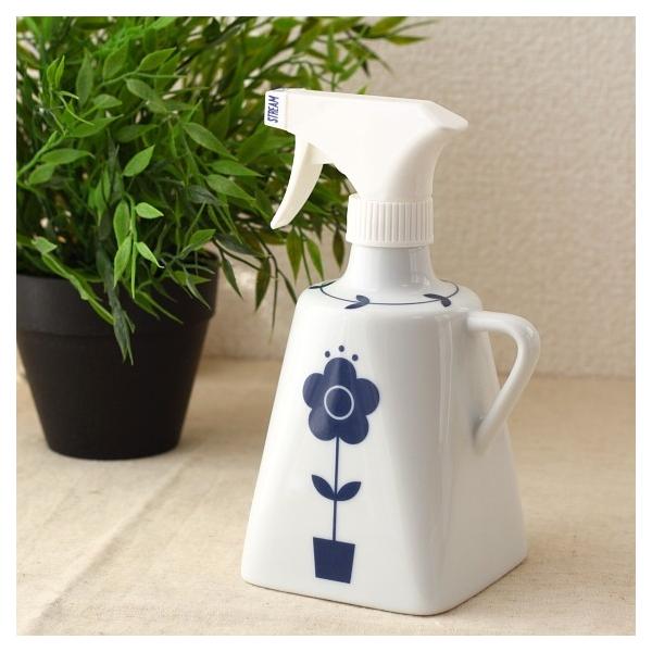 観葉植物に水をやるときなんかにとっても便利な陶器製のスプレーボトルo(*゜∀゜*)o取っ手付きで満タン時でも持ちやすい♪市販の消臭剤を詰め替えるだけでおしゃれなインテリアグッズに変身です♪陶器製の清潔感は室内インテリアにもぴったりですよ♪信...
