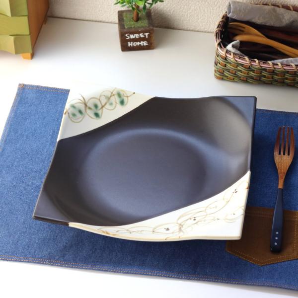 おうちの直火コンロでテーブルお鍋をぜひ楽しんでください♪遠赤外線の働きでお肉などの繊維を壊さずふっくらとやわらかく仕上げます♪テーブル焼肉は油で悲惨なことになりますがしゃぶしゃぶならヘルシーで後片付けも楽ちん♪保温力ありますので火を消しても...