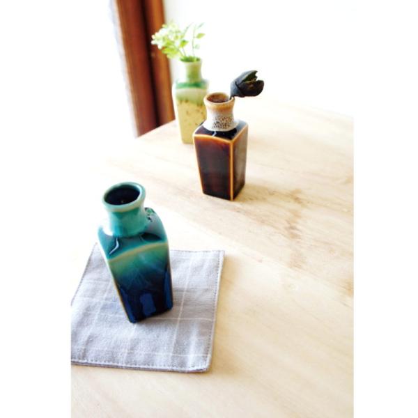 大きくなくても高いお花でなくてもいいんです。食卓にお花があると、プラスワンの幸せに溢れなんだかちょっと癒されます。そんな雰囲気のある花瓶です。手作り商品のため個体差がある場合がございます。予めご了承下さい。■商品番号　：　ks-0036■素...