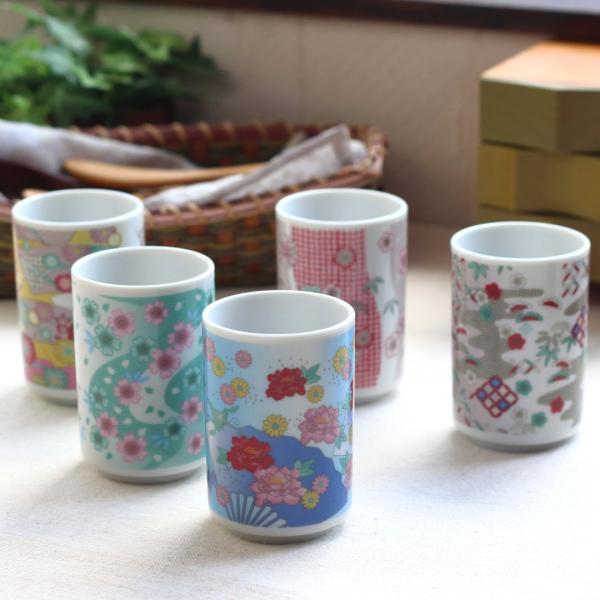 手で持てば、手のひらで花を包みこんでいるような感覚でとても癒やしの時間に。毎日の夕食後や日常使いにピッタリなサイズ。食後のお茶やティータイムのお供に♪すべて柄が違う為、その日の気分や好み、用途によって使い分けができますね♪■商品番号　：　p...