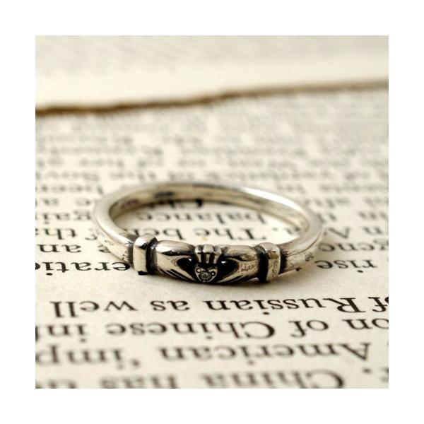 ヴァンティーク・クラダリング・シルバー・石入りこちらはショップ限定販売につきまして当店でしか手に入らない作品です。2004年に生まれた、ビンテージをメインテーマにしたハンドメイドアクセサリーVantique （ヴァンティーク）。ブランド名は...