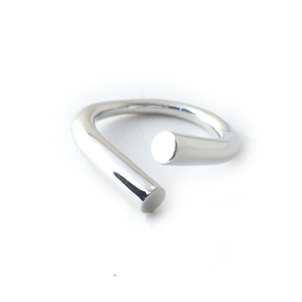 ミラ・R108・ロジウム・アシンメトリーフリーリング。商品番号 R108(RP)