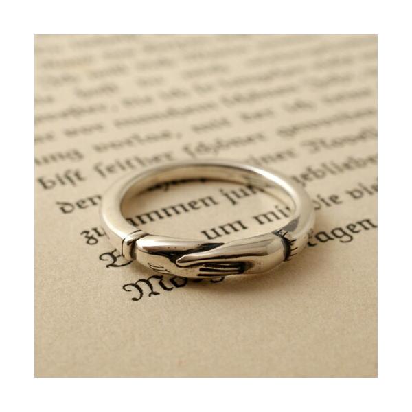 ヴァンティーク・フェデリング・シルバー2004年に生まれた、ビンテージをメインテーマにしたハンドメイドアクセサリーVantique （ヴァンティーク）。ブランド名は（Verse + Antique 詩的要素を持つアンティーク）より由来してい...