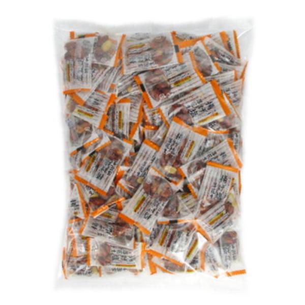 香ばしくフライした大粒の皮付き落花生に塩をふりかけマイルドに仕上げました。