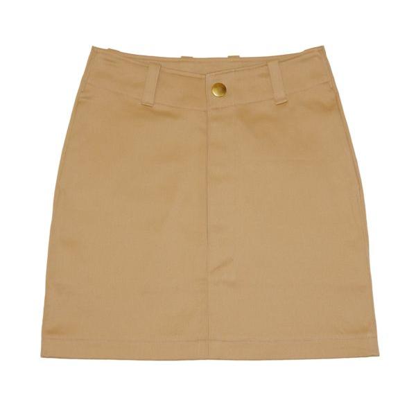 中厚生地のデニムに比べ、若干薄めのデニム系生地。ポリウレタンが５％入っているので、かなりストレッチがきいている。ウエスト66センチに対してヒップ84センチで、スリムな感じに仕上げてある。