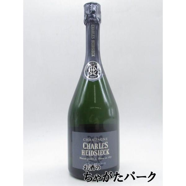 創業者シャルル＝カミーユが生きていた頃から「シャルルのワインは、いつも飲めばすぐにそれとわかる」と評されていましたが、特徴づけたのはその贅沢な品質。ブリュット レゼルヴのアサンブラージュの60%はその年のワインですが、残る40%はリザーヴワ...