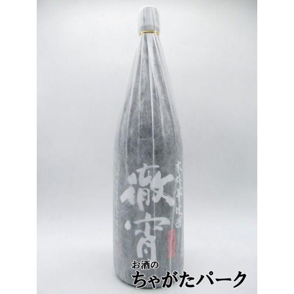 九州産のさつま芋を手作業で丁寧に選別しました。厳選した麹菌と酵母で寒冷仕込みなど吟醸酒の造りを取り入れた新感覚の本格芋焼酎です。これらのこだわりを味わいに残す為、無濾過で仕上げた特別な1本です。芋の自然な甘さと吟醸香のハーモニーは、今までに...