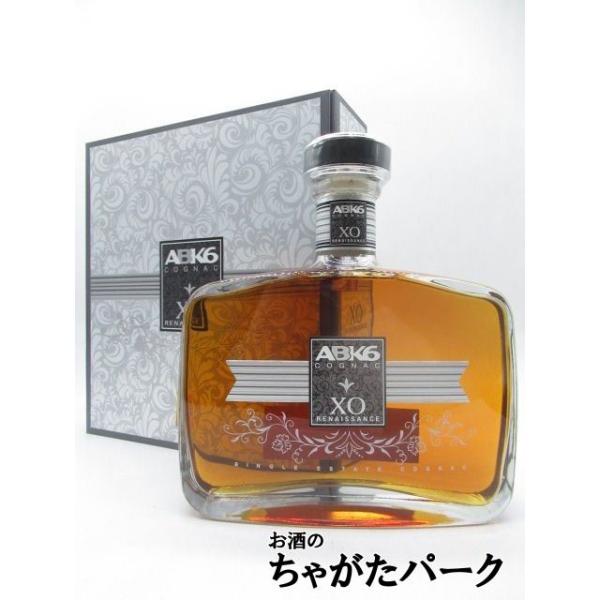 生産域：ファンボア、プティットシャンパーニュ熟成年数：主に30〜45年の原酒をブレンド（香り）・・・少しスパイシーな香り立ちが大変心地よく、オレンジピール、イチジクといったフルーティーさが一気に開く。大変華やかな香り立ち。（味わい）・・・ク...