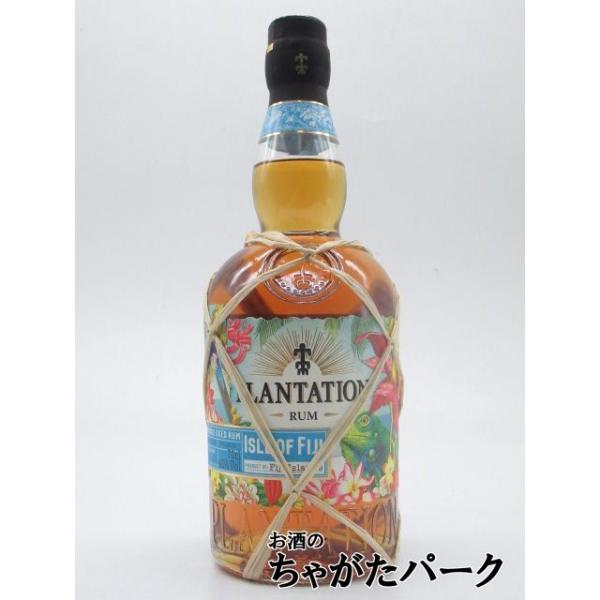 アイル・オブ・フィジーは綺麗なラグーンや青々としたジャングルが豊富なフィジー諸島の美しさを讃えて造られています。熱帯のフィジーにてバーボン樽で2〜3年熟成し、まろやかで南国を連想させるような香りとなっています。その後、フランスのコニャックセ...