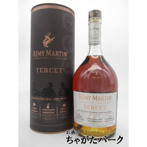 メゾンが誇る3名の職人、ワインマスター、マスターディスティラー、セラーマスターの才能に焦点を当て創り上げたレミーマルタンの新しいレギュラーアイテムです。ワインマスター フランシス・ナドが唯一無二のコニャックというテロワールが育む葡萄からワイ...