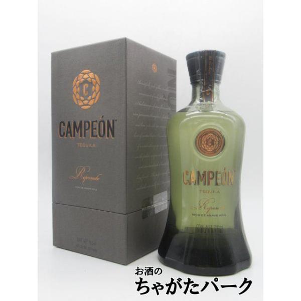 カンペオンは、メキシコはハリスコ州イーストハイランドのブルーアガベを100％使用したプレミアムテキーラです。海抜6,000フィートに位置し、火山性土壌で構成されているこの地域のリュウゼツランは、非常に丈夫で、優れた風味と糖度を発揮し、最高の...