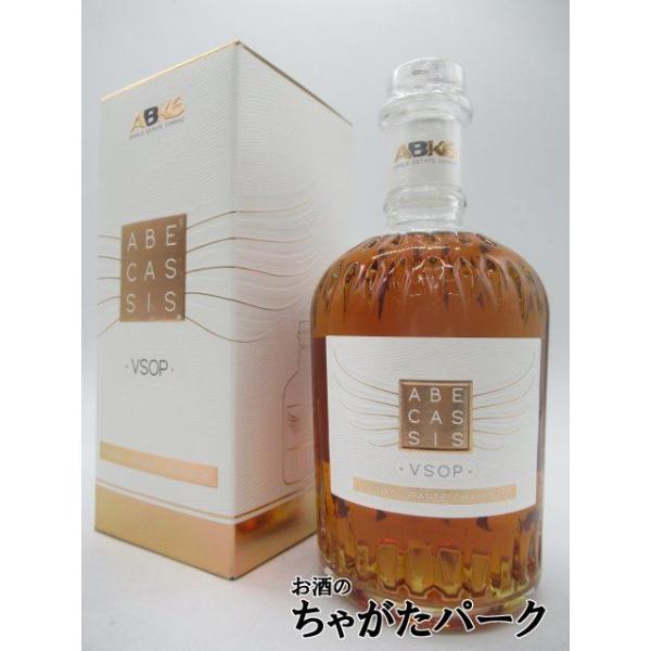 地域: グランド・シャンパーニュ香り：ミント、メンソールの爽快感、その奥にキャラメルの甘い香りとジャスミンのフローラルさが顔を覗かせる。味わい：非常にシルキーな口当たりと共に上品な蜂蜜の味わいが口の中に広がる。その後の絶妙なウッディさを含ん...