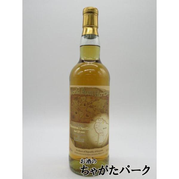 バーボンバレルの19年熟成で、シングルカスクのカスクストレングスボトリングです。色はゴールド。香りは落ち着きがあり、プラムやバニラのアロマに、ニスのニュアンスやカルダモンが加わり、奥にパイナップル、キャラメルを感じます。口に含むと柔らかで、...