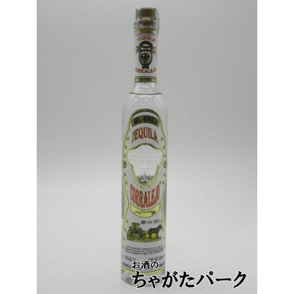 製造元はメキシコで初めて商業的な生産を始めたコラレホ蒸留所。同蒸留所の創立は１７５５年ととても長い歴史があり、２００年以上に亘って最高品質のテキーラをつくり続けてきました。ブランコは、アガベ１００％を原料に銅のポット・スティルで蒸留してつく...