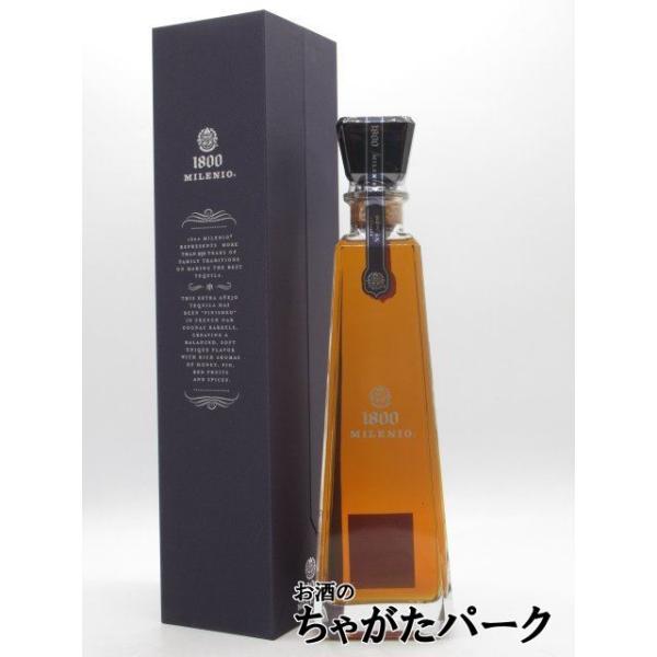 3年以上の長く繊細なオーク樽熟成の後、フレンチオークのコニャック樽でさらに4カ月熟成され、バランスの取れたなめらかでユニークな風味が生まれます。「1800テキーラ」を代表する最高傑作とも言えるテキーラです。香り：オーク樽由来のバニラの香り。...