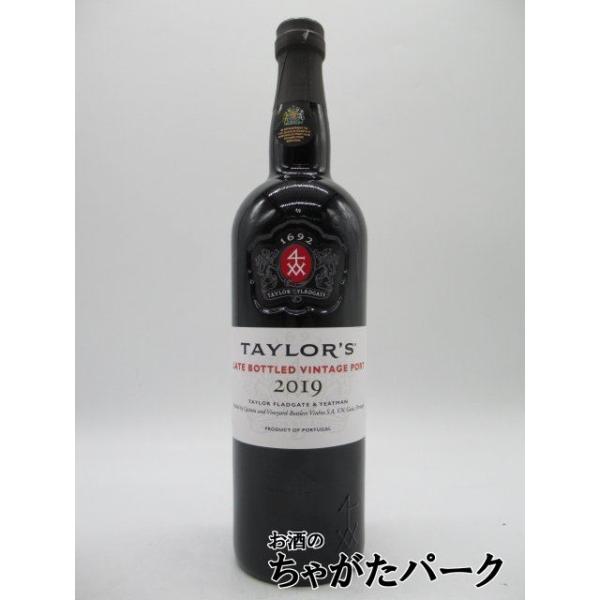 １６９２年創業の歴史ある有力メーカー。最も評価の高いポート・ブランドの一つ。レイト・ボトルドはもともと創業者のテイラー氏とその家族、招かれたゲストが楽しんでいたもの。シングル・ヴィンテージのぶどうのジュースを樽で４〜６年間熟成し最良の状態を...