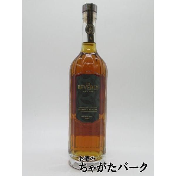 ライウイスキーとバーボンウイスキーのブレンド。アイオワ州とインディアナ州で厳選されたストレートライウイスキーとストレートバーボン ウイスキーを使用し、ライの大胆でスパイシーな風味とバーボンのリッチな味わいのバランスを融合させるため、マスター...