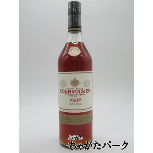 クルボアジェ社は1805年に創業。ほどなくしてナポレオン１世、1869年にはナポレオン３世に愛飲され、同社のコニャックは“ル・コニャック・ド・ナポレオン（ナポレオンのコニャック）”と呼ばれるようになった。現在、原酒は自家蒸留のものと、契約蒸...