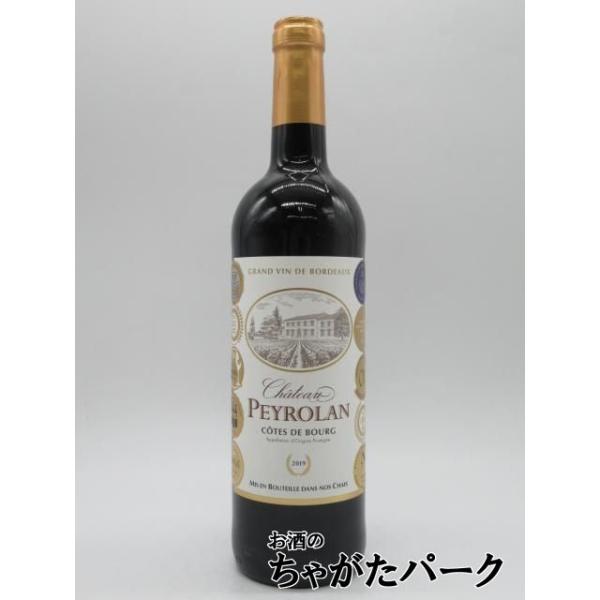 フランス・ボルドー地方のコート・ド・ブール地区の砂利質の土壌の畑の葡萄を使用し、数日間の短いマセラシオンと、24〜26度の温度管理下での7〜10日間のアルコール発酵の後に、オーク樽で18ヵ月間熟成させ造られます。  深いルビーカラーの外観に...
