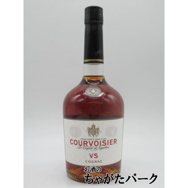 クルボアジェ社は1805年に創業。ほどなくしてナポレオン１世、1869年にはナポレオン３世に愛飲され、同社のコニャックは“ル・コニャック・ド・ナポレオン（ナポレオンのコニャック）”と呼ばれるようになった。現在、原酒は自家蒸留のものと、契約蒸...