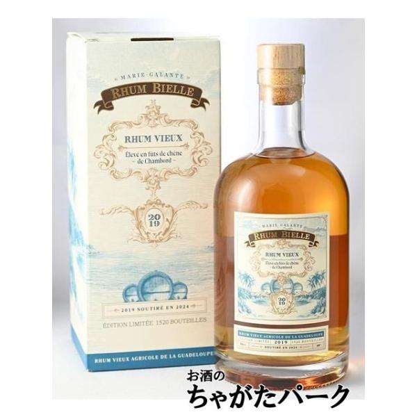 この度、極めて珍しい「シャンボール・オーク樽」にて熟成された限定アイテムが新入荷いたしましたので、ご紹介させていただきます。今作は2019年よりシャンボール・オーク樽で熟成された後、EXバーボン樽でフィニッシュをかけ、2024年にボトリング...
