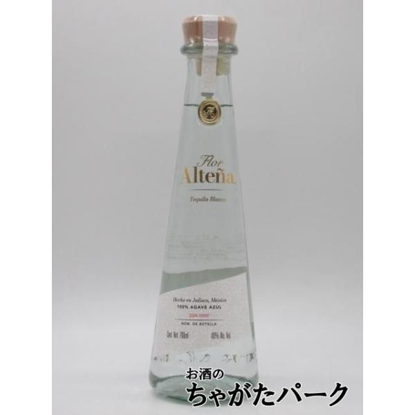 ハリスコ州ロス・アルトス地方で厳選された最高品質のアガベから生まれた「Flor Altena」。伝統的な製法のエッセンスに最新技術の精度を融合させることで、すべてのバッチにおいて卓越した品質と安定した味わいを実現しています。香りフレッシュで...