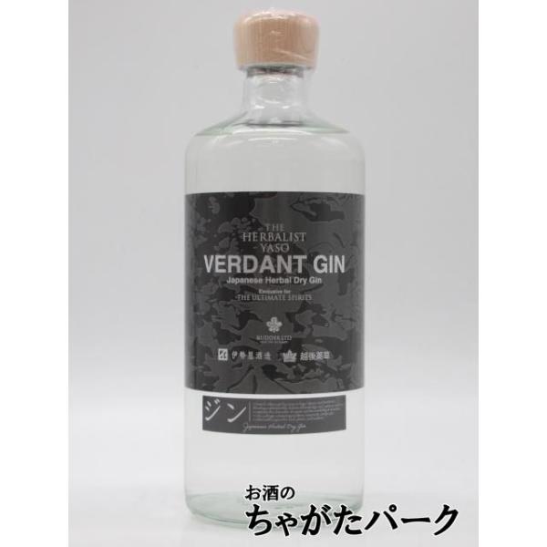 伊勢屋酒造が培ってきたハーブへの感性に、RUDDERのスピリッツに対する思想を重ね、越後薬草の蒸留技術によって仕立てた限定ボタニカルジン。定番の越後薬草ジンと比較して約10倍ものボタニカルを使用し、植物が持つ青さや苦味、柑橘の明るさ、森を思...