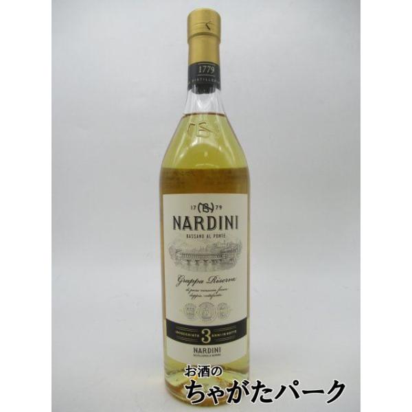 ブレンタ河とピアーヴェ河の間に広がる丘陵地帯で収穫されるピノ、トカイ、カベルネ種の搾りカスを主に使用。伝統的な蒸気釜を用いて蒸留、その後約３年間樽熟。色彩は琥珀色を帯びた濃い麦藁色。デリケートで芳しく調和のとれた香り。味わいは滑らかながら力...
