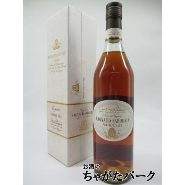 60%ユニブラン、40%フォルブランシュで平均４５年熟成品で加水なし。フロリレージュとは結晶と言う意味です。少し乾燥した熟成庫と、湿度の高い熟成庫で眠っていたそれぞれのコニャックを絶妙に使い分けて、高品質に仕上げています。自ら畑を耕し、大切...