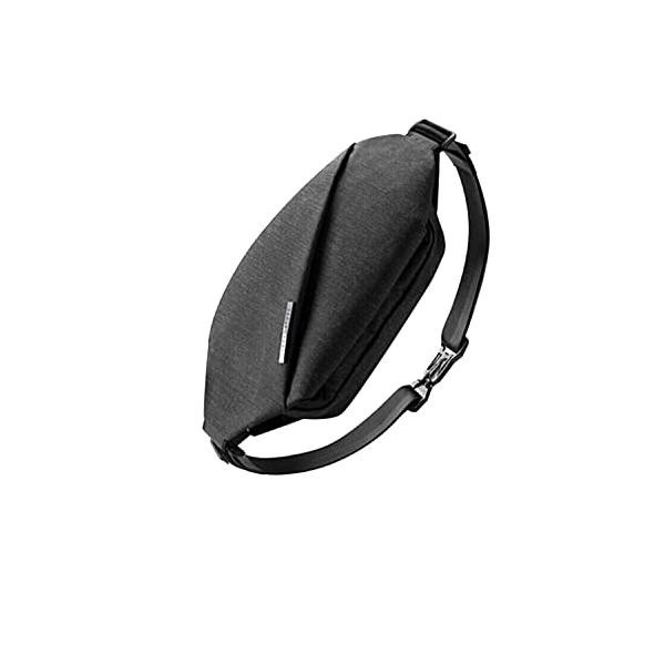 「商品情報」【機能的なストレージスペース】コンパクトなボディなのに複数の仕切りで、収納力抜群!【コンパクトでも収納力抜群】取り出しが簡単なセミオープンコンパートメントでペットボトルや傘を楽々収納!内側にも多数のポケットが付いているので、必需...