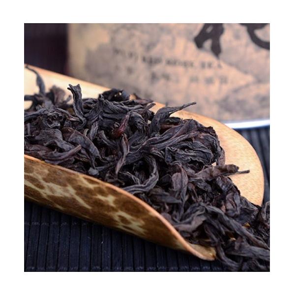 大紅袍は福建省武夷山で採れる最高級の中国茶で「岩茶の王様」とも、「武夷茶の王様」とも言われています。中でも特級大紅袍はその深い味わい、芳醇な香りで必ずご満足いただけます。大紅袍の茶の木は低い灌木で，千年の古木です。産出量は少なく希少価値から...