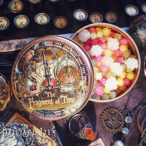 人生は１度きり。嬉しい、楽しい事は勿論、辛く悲しい出来事さえも一瞬一瞬が大切な時のかけら。大切な時を閉じ込めた金平糖を口に含めば全ての想い出が蘇り、心を優しく、そして強くするという。繊細な絵柄が美しい缶入り金平糖。お召し上がり後の缶は小物入...