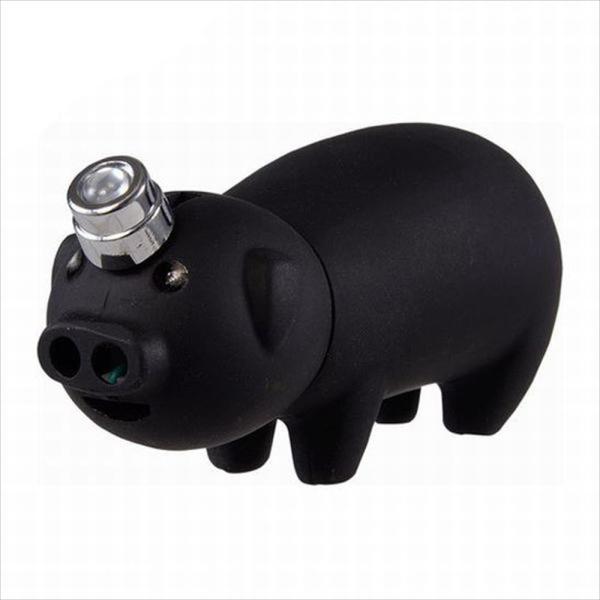 トントンライター小ぶりでかわいい豚さんライター。頭部のレバーを後ろに引くと着火します。両鼻の穴から炎が出るツインフレーム仕様。タイプ：燃焼式電子ガスライター炎タイプ：普通火着火方式：電子燃料タイプ：ブタンガスサイズ：全長70mm重さ：58ｇ