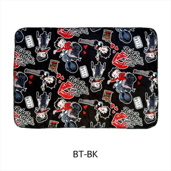 もこもこ、ふわふわで気持ちいぃフリースブランケットです総柄のベティちゃんが、とっても可愛い1枚です！寒いお部屋やオフィスでも大活躍！軽くて温かく、赤ちゃんの防寒対策やアウトドアイベントにも最適です！ソファーの上に無造作に置いてあってもかわい...