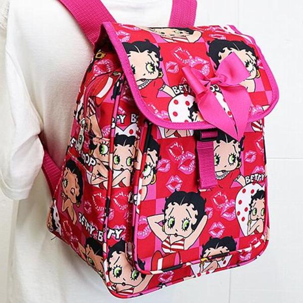 リュック開閉:ファスナー式外側:ポケット1個外側:側面ポケット2個サイズ・H:32.0cm W:27.5cm D:18.0cm