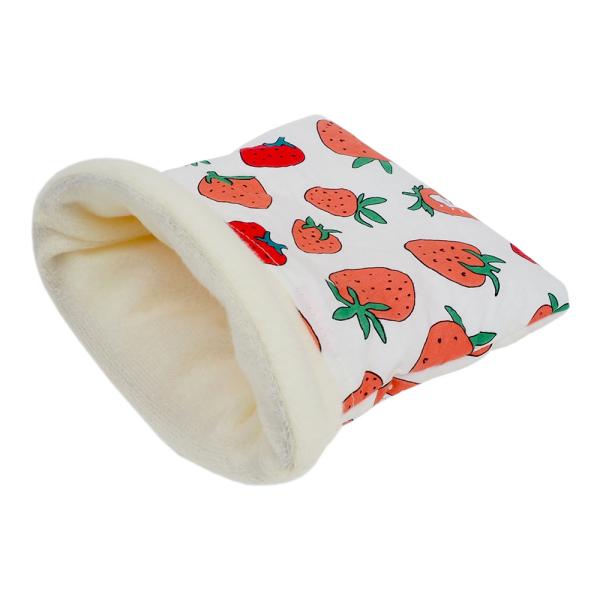 メーカー：Rainbow レインボー　いちご柄寝ぶくろ　ホワイト　4589462739407　20251021　y25m10　ktym　小動物　寝袋　寝ぶくろ　布団　ハウス　隠れ家　かわいい　ハムスター　デグー　フクロモモンガ　リス　シマリ...