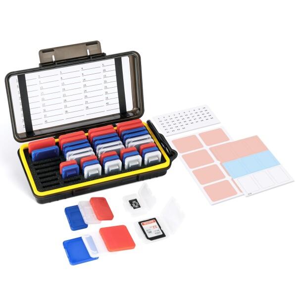 大容量 SD/MSD カード収納ケース 赤白青の三色 SD/MSD カードクリアケース 収納ケース 24 枚 SD/SDHC/SDXC &amp; 18 枚 TF/MSDカードクリアケース付き 二重保護 耐衝撃 防塵 防湿 カラビナ &am...