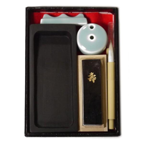 文房四宝 コンパクトな書道セット (Four treasures of the Calligraphy set by Gyokurindo)商品コード：49069220200型番：B01MT9G7KDカラー：赤