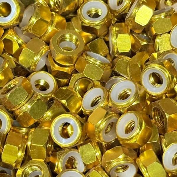 10個入り M5 カラーアルミ合金ナット ナイロンナット ロックナット フランジナット (ゴールド)商品コード：49078055763型番：KN-010カラー：ゴールドM5サイズのナイロンロック付きアルミナットです。　