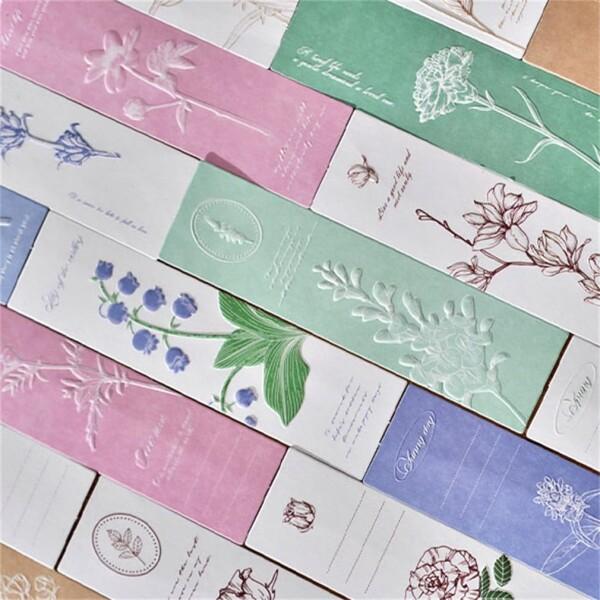 Kamizuki しおり 花と英文字 凸版印刷 フラワー 自然 植物 ブックマーク カラフル 花 紙製 おしゃれ 20枚セット 20枚のパターンが全部異なる しおりセット (ブルー)商品コード：49079542240型番：PTTM3136カ...