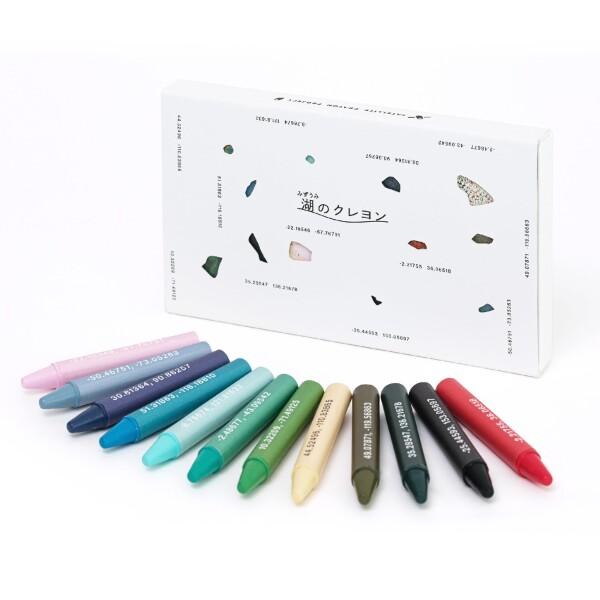 湖のクレヨン 世界の湖の衛星写真から選ばれた名前のない12色商品コード：49079552635型番：CRA-003カラー：全12色宇宙から撮影した衛星写真にうつる地球の色から、クレヨンを作りました。 世界の湖の衛星写真から選ばれた、名前はな...