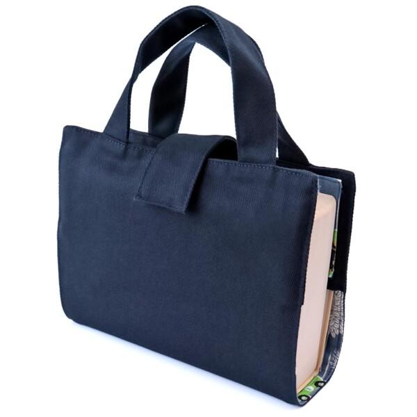 持ち手付き辞書カバー 辞書バッグ 辞典カバー 聖書カバーネイビー (ネコ, B6)商品コード：49079558425型番：DCV-NVサイズ：B6カラー：ネコ素材:綿サイズ:縦20cm×横35cm ※小学生向けの辞典に多いB6判サイズでお作...