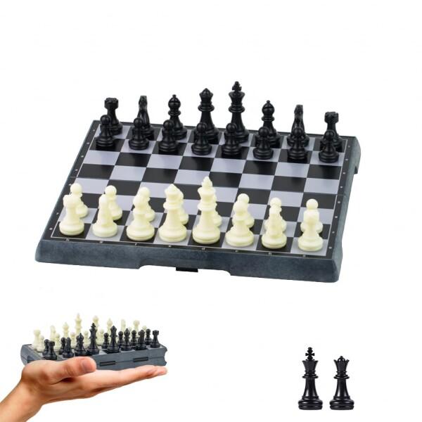 チェスセット Travel Chess Set マグネット式 黒と白の駒 折りたたみ チェスボード 収納便利 大人 子供 旅行 入門用 (20×20cm)商品コード：49081117751型番：2026BW【折り畳み式盤】:盤は二つ折りにで...