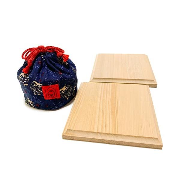 NEW 将棋駒台 新桂折将棋盤用 駒台と鈴花堂オリジナル駒袋 （フクロウ柄）商品コード：49081117831型番：1700カラー：フクロウ柄折将棋盤用の駒台です。将棋駒台は2枚で1セットです。新桂(アガチス材)で約12cm×12cm　高さ...