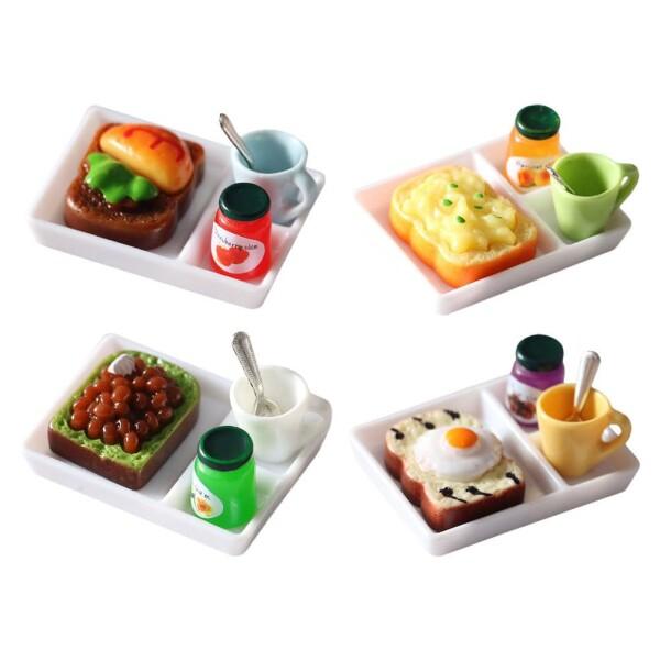 TENDYCOCO 4セット ミニチュアトースト 食べ物セット ドールハウス キッチンアクセサリー ミニハウス装飾用 食器モデル 約1.65×1.18×1.18インチ商品コード：49081118846型番：J9OOMO1N0VB406HN0...