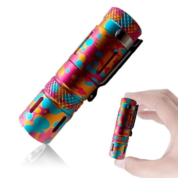 Vastlite Minima Bow 充電式 LEP 懐中電灯 280ルーメン、750メートル照射範囲、3モードフラッシュ付き、高輝度、長距離、高コリメーション特性、防水、耐久性のある商品コード：49081124737型番：Minima-...