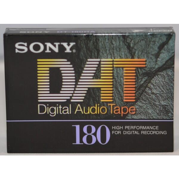 Sony 180 DATテープ(デジタルオーディオテープ)商品コード：49081479785型番：SONY-DT-180RASONY DATデジタル・オーディオテープ高性能のデジタル録音180分収録時間
